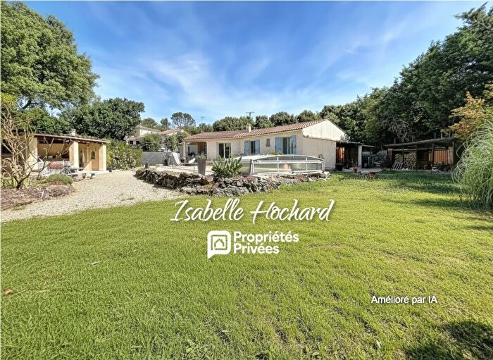 Maison 5 pièces à Sainte-Anastasie-sur-Issole, à vendre