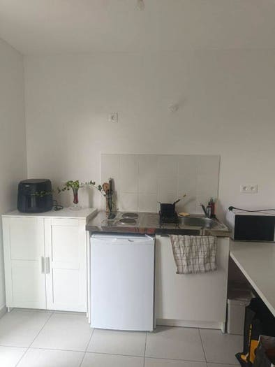 Bois d'Amour-Porte de Paris-Courlancy, Reims : Appartement 1 pièce à louer