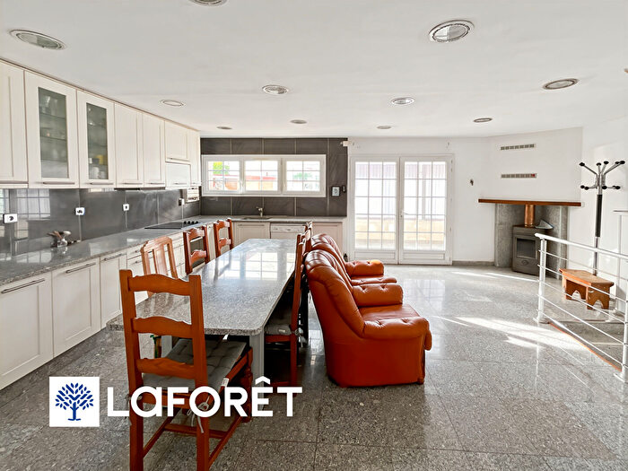 Maison à vendre - Viry-Châtillon, Le Plateau - 6 pièces - 4 chambres