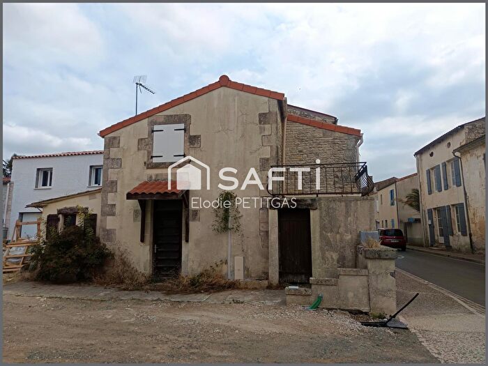 Courçon : Maison 3 pièces à vendre