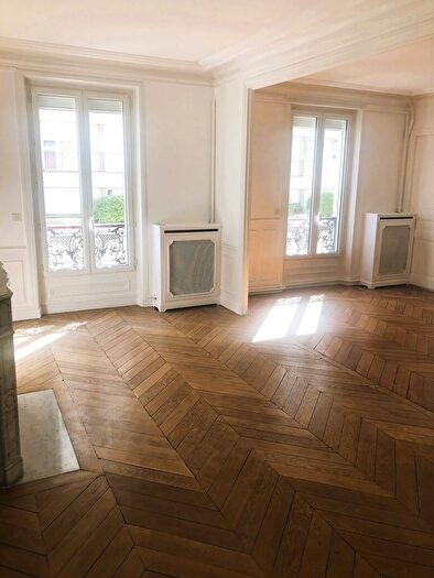 Appartement à louer - Secrétan, Paris ème arrondissement - 4 pièces - 2 chambres