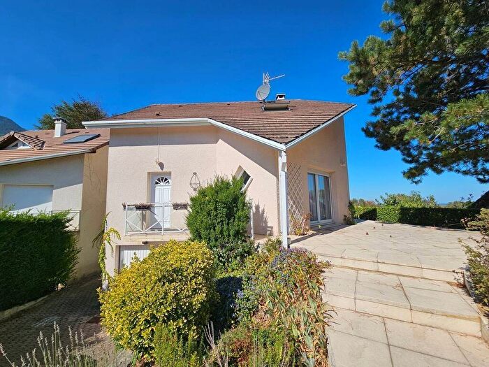 Maison à louer - Thoiry - 4 pièces - 3 chambres