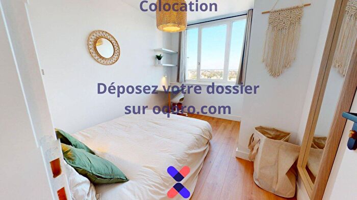 Appartement à louer - Les Essarts, Bron - 6 pièces - 5 chambres