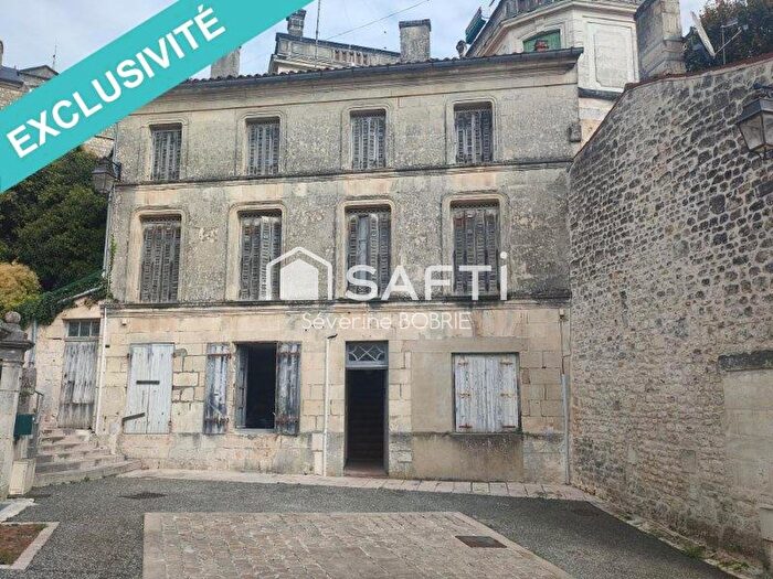 Maison à vendre - Saint-Savinien - 7 pièces - 3 chambres