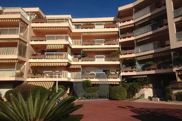 Maisons à vendre et appartements à louer - 1