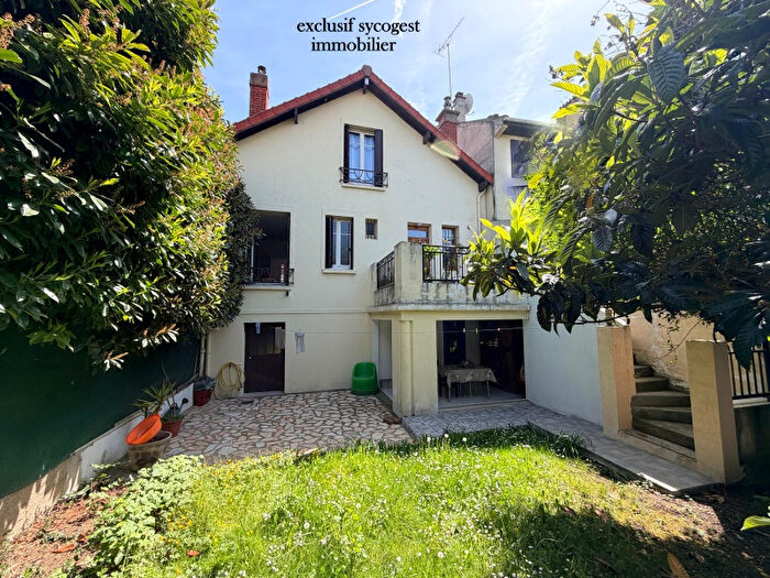 Noisy-le-Sec, Centre-ville, Gare - Maison 6 pièces à vendre