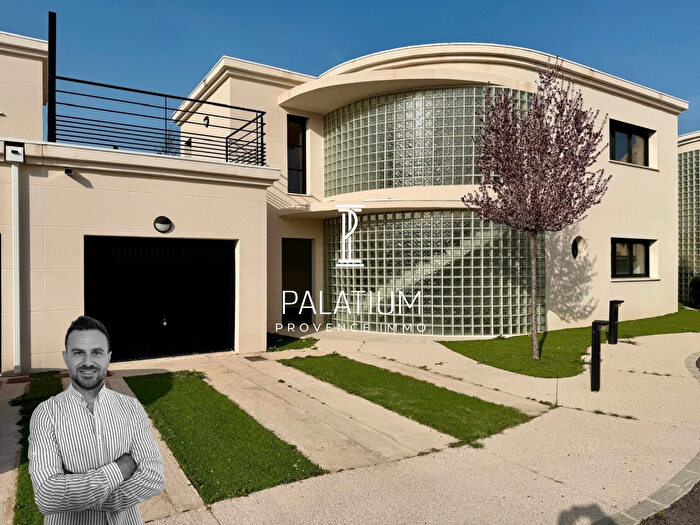 Maison à vendre - Salon-de-Provence - 5 pièces - 4 chambres