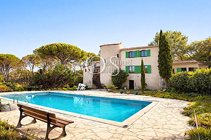 Roquebrune-sur-Argens, La Bouverie - Maison 13 pièces à vendre