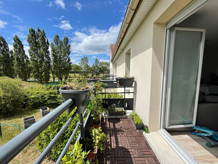 Le Mesnil-Saint-Denis : Appartement 3 pièces à vendre