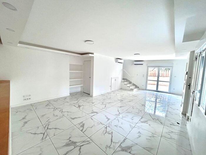 Maison à louer - Gour de lArche, Périgueux - 4 pièces - 3 chambres