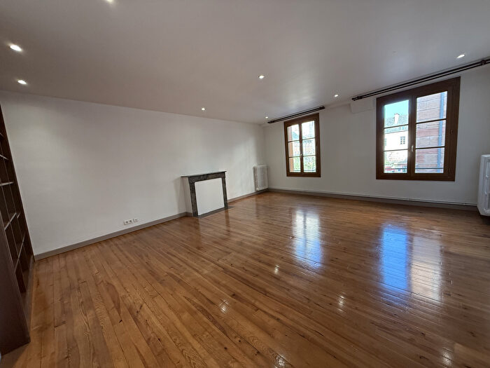 Appartement 4 pièces à Rodez, Centre historique, Vieux-Rodez, à louer