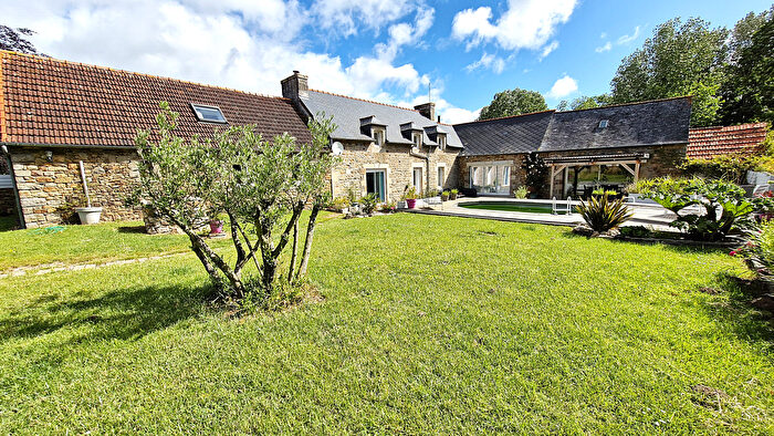 Plélo : Maison 8 pièces à vendre