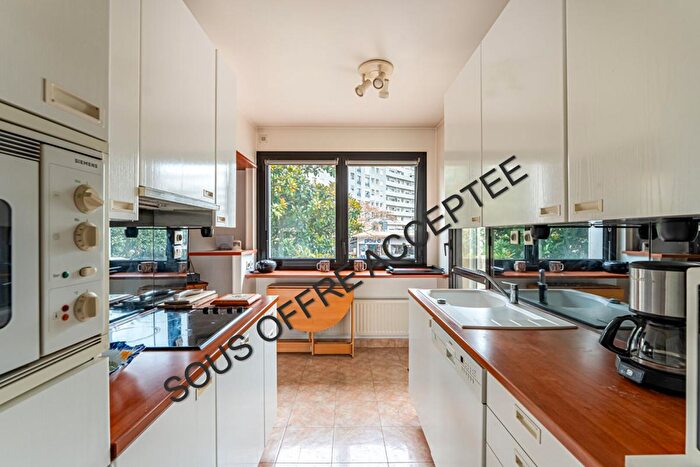 Appartement à vendre - Suresnes, Centre-ville - 5 pièces - 3 chambres