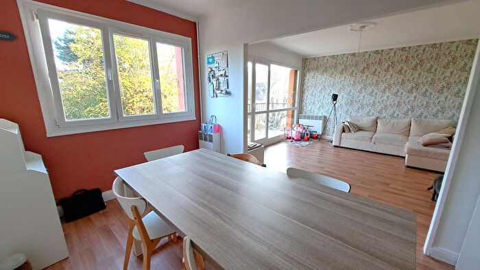 Appartement à vendre - Beaumont-sur-Oise - 4 pièces - 2 chambres