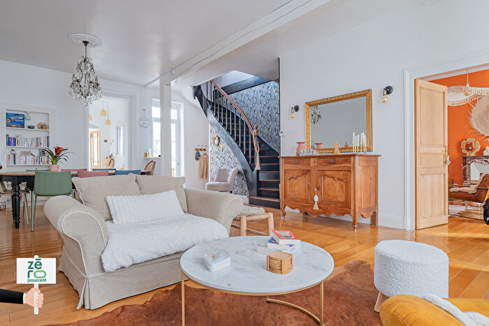 Maison à vendre - Luçon - 9 pièces - 5 chambres