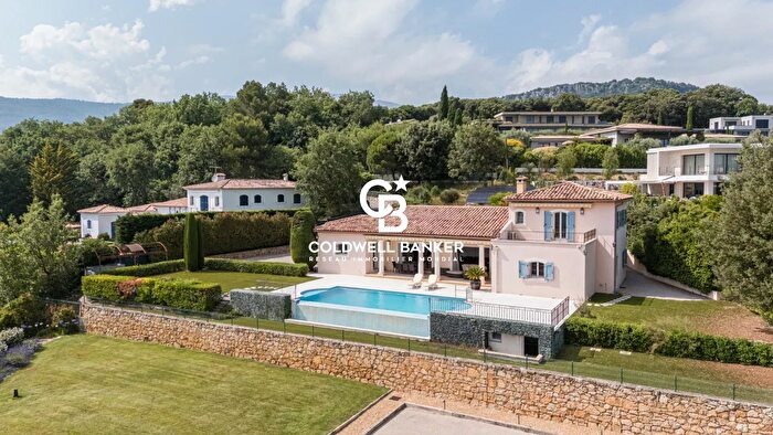 Maison à vendre - Châteauneuf-Grasse - 6 pièces - 4 chambres