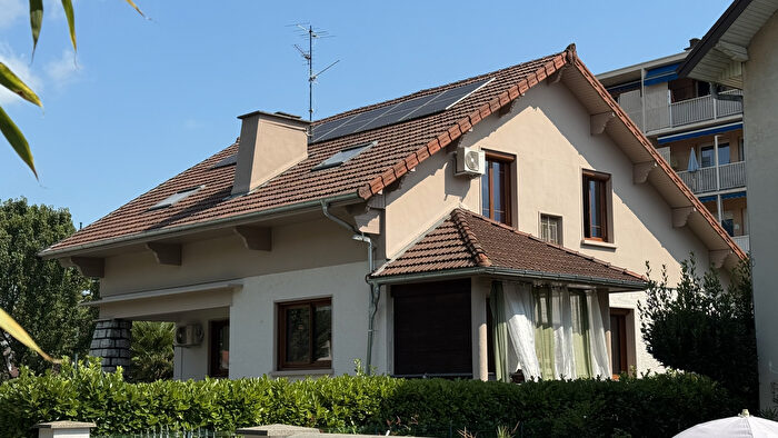 Maison à vendre - Aix-les-Bains, Ouest - 10 pièces - 5 chambres