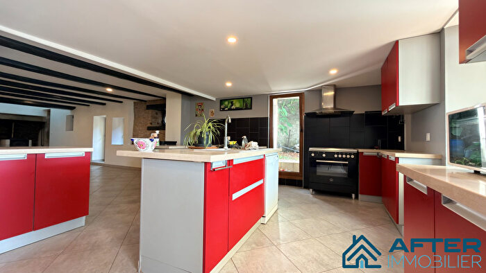 Maison 8 pièces à vendre à Moyen
