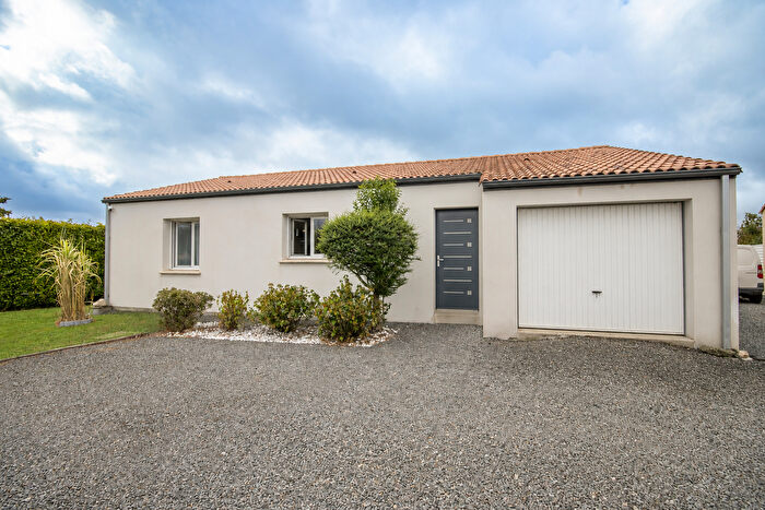 Maison 5 pièces à vendre à Saint-Étienne-de-Mer-Morte