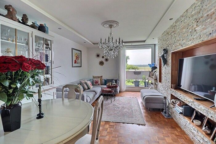Appartement 4 pièces à vendre à Saint-Cyr-l'École, Fontaine Saint-Martin