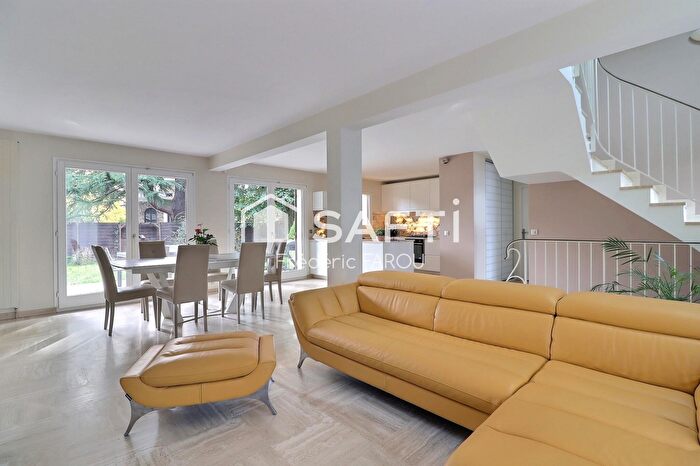 Maison à vendre - Eaubonne, Mont dEaubonne - 5 pièces - 3 chambres