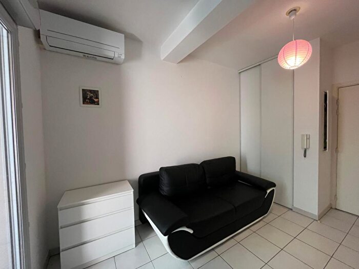 Maisons à vendre et appartements à louer - 1