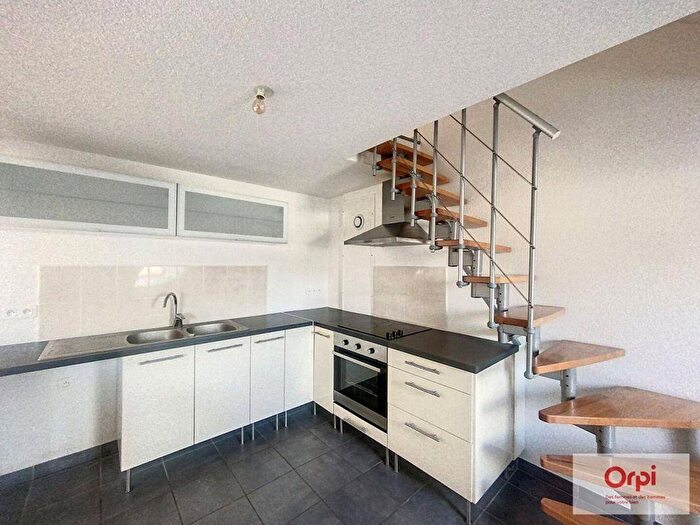 Appartement à louer - Montluçon - 2 pièces - 1 chambre