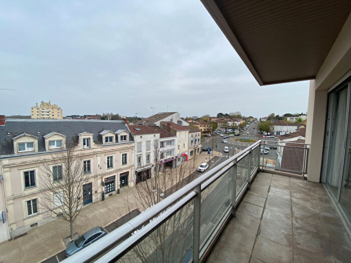 Appartement à louer - Mont-de-Marsan, Centre-ville - 4 pièces - 3 chambres