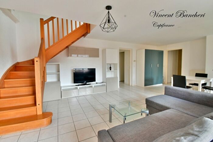 Appartement à louer - La Roche-sur-Foron - 5 pièces - 3 chambres