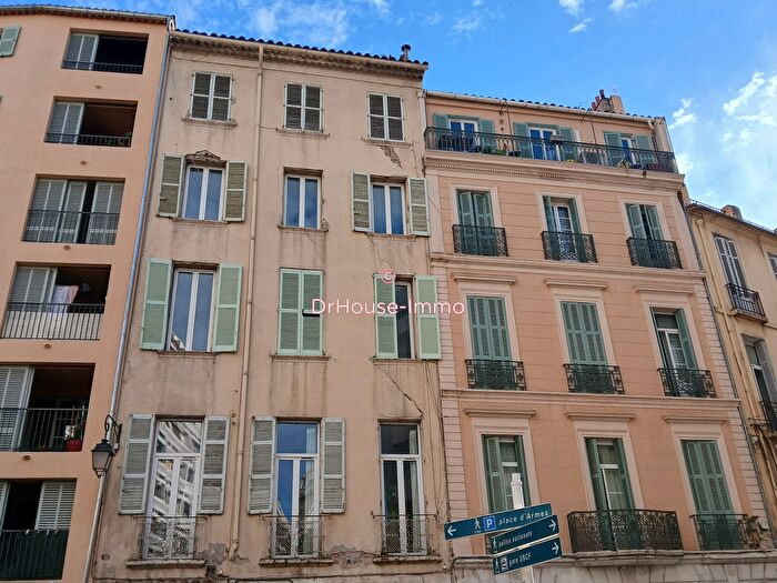 Appartement 2 pièces à vendre à Toulon, Place d'Armes