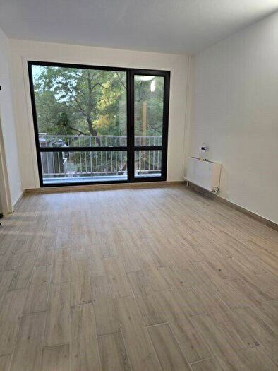 Appartement à louer - République-Gare-Porte de Paris, Saint-Denis - 1 pièce