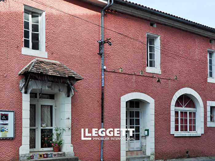 Maison à vendre - Vieux-Mareuil - 4 pièces - 3 chambres