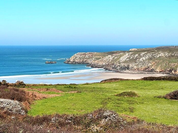 Maison à vendre - Plogoff - 4 pièces - 3 chambres