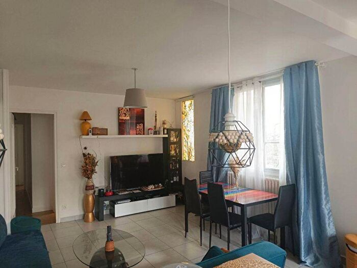 Appartement à louer - Neuilly-sur-Marne - 2 pièces - 1 chambre