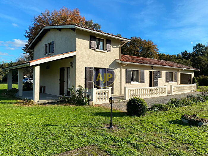 Maison à vendre - Vendays-Montalivet - 7 pièces - 4 chambres