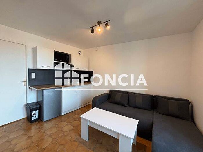 Appartement à louer - Saint Pierre, Étampes - 1 pièce