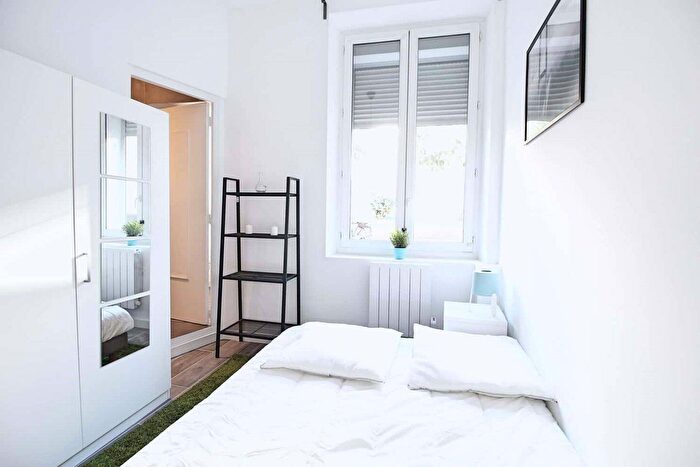 Cinq Avenues, Marseille 4ème arrondissement - Appartement 1 pièce à louer