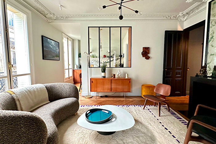 Appartement à louer - Paris e , Trudaine, Rochechouart - 4 pièces - 2 chambres