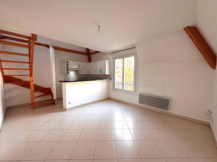 Appartement à louer - Faubourg de lArche, Courbevoie - 3 pièces - 2 chambres
