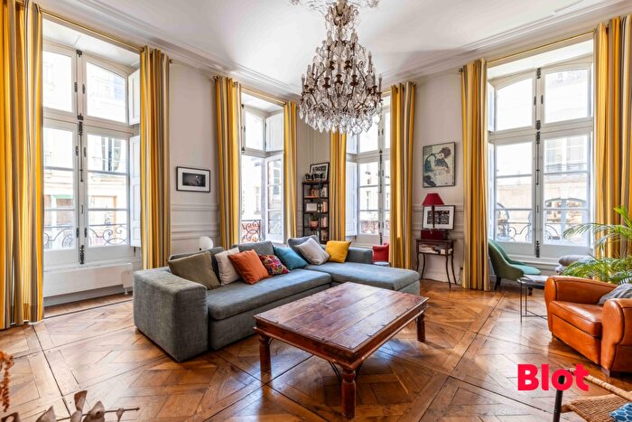 Appartement à vendre - Quartiers Centre, Centre-ville - 5 pièces - 3 chambres