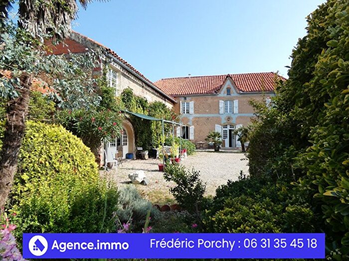 Maison 12 pièces à Castelnau-Rivière-Basse, à vendre