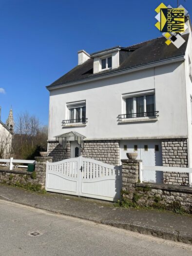 Maison à vendre - Lanvénégen - 6 pièces - 4 chambres