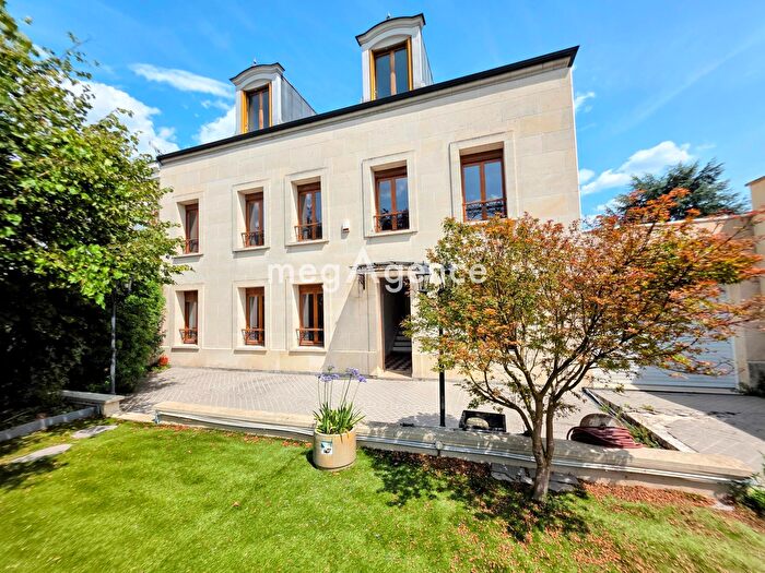 Neuilly-Plaisance, Eglise, Gare : Maison 7 pièces à vendre