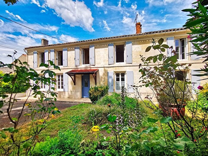 Maison à vendre - Saint-Sulpice-de-Cognac - 5 pièces - 4 chambres