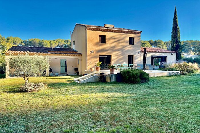 Maison à vendre - Simiane-Collongue - 6 pièces - 5 chambres