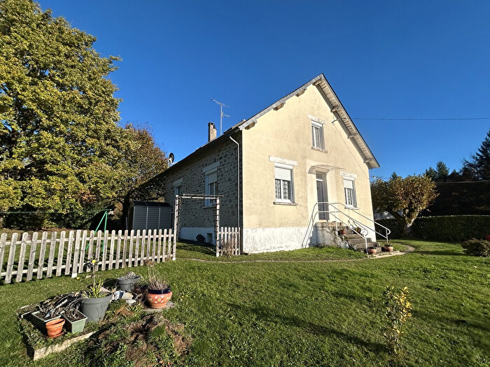 Maison à vendre - Marcillac-la-Croisille - 5 pièces - 4 chambres