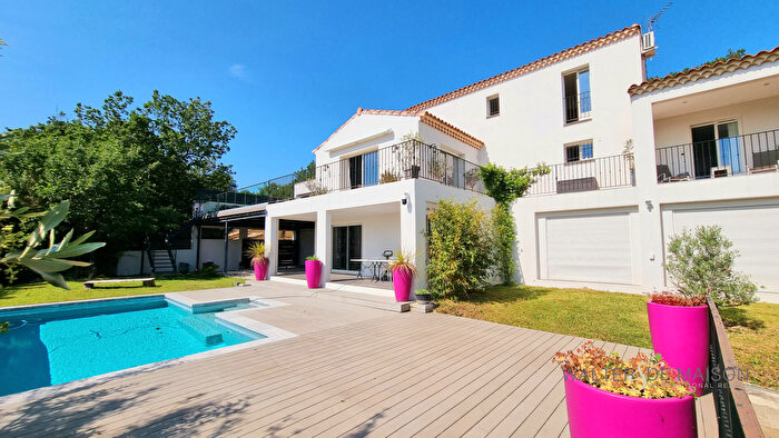 Maison à vendre - Rochefort-du-Gard - 9 pièces - 5 chambres