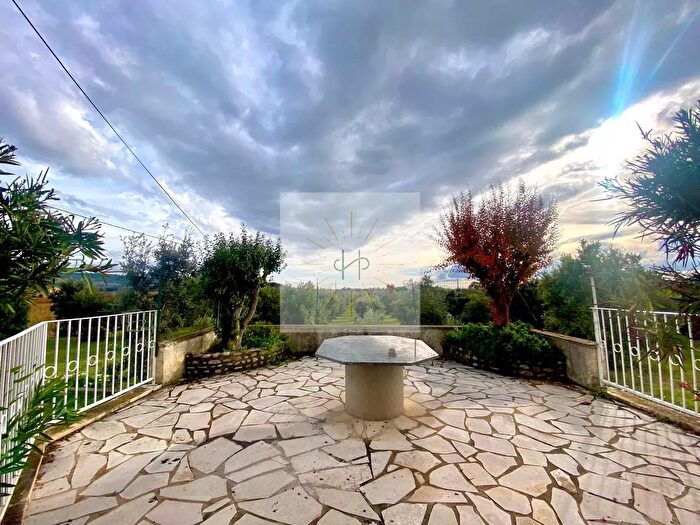 Maison à vendre - Suze-la-Rousse - 10 pièces - 5 chambres