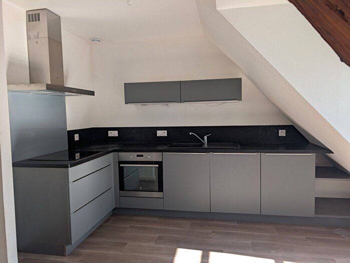 Centre Ville, Pontarlier : Appartement 4 pièces à louer