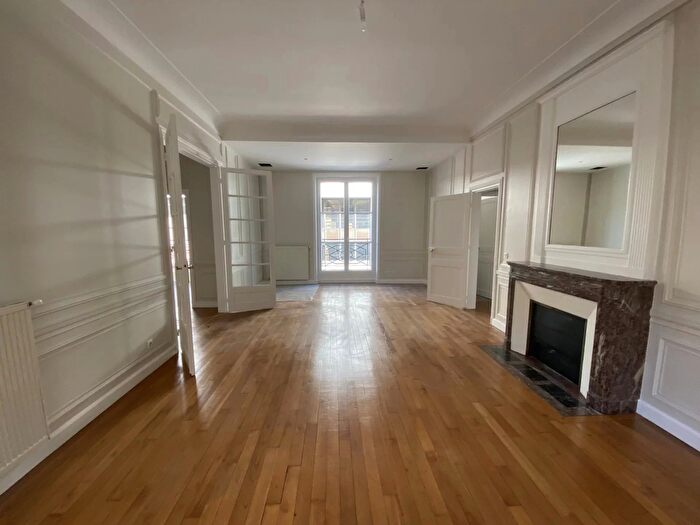Neuilly-sur-Seine, Plaine des Sablons : Appartement 4 pièces à louer